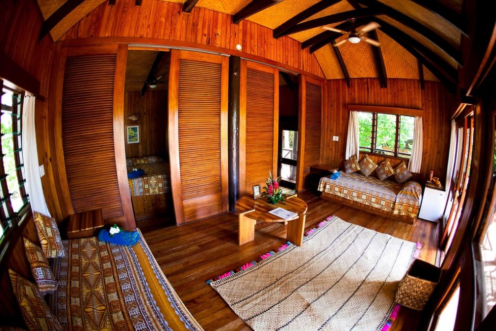 Tavarua Island Fiji: Surf Cloudbreak & Relax in Luxury