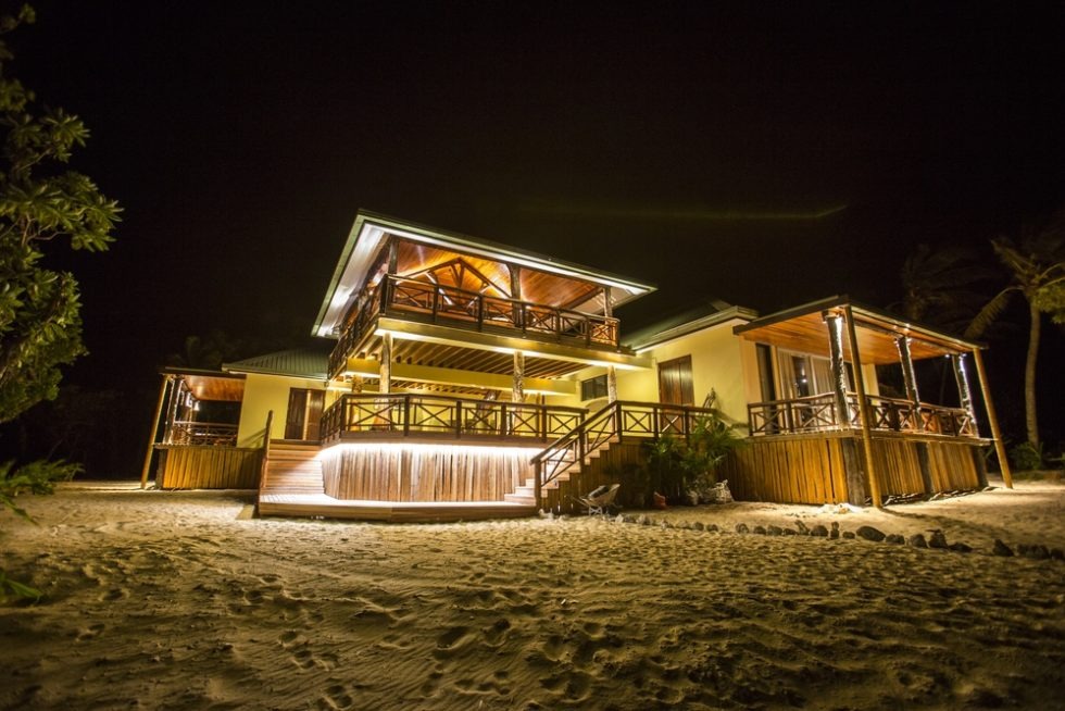 Tavarua Island Fiji: Surf Cloudbreak & Relax in Luxury