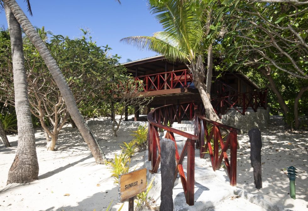 Tavarua Island Fiji: Surf Cloudbreak & Relax in Luxury