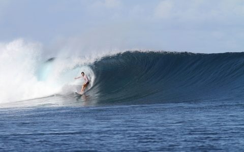 Tavarua Island Fiji: Surf Cloudbreak & Relax in Luxury